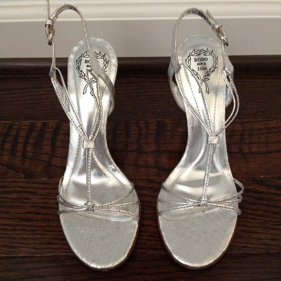 Rodo | Shoes | Italian Silver Embossed Leather Sandals Like New | Poshmark